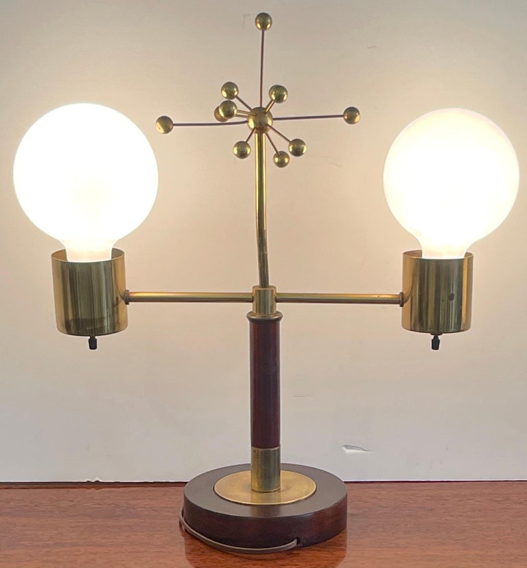 Italian Mid Century Brass and Wood 'Atomic' Lamp For Sale at 1stDibs