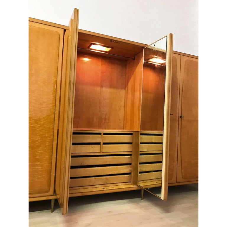 Italian Mid-Century Maple Wardrobe by Vittorio and Plinio Dassi, 1950s ...