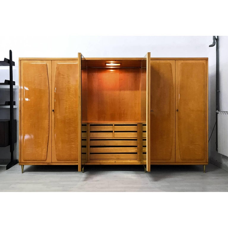 Italian Mid-Century Maple Wardrobe by Vittorio and Plinio Dassi, 1950s ...