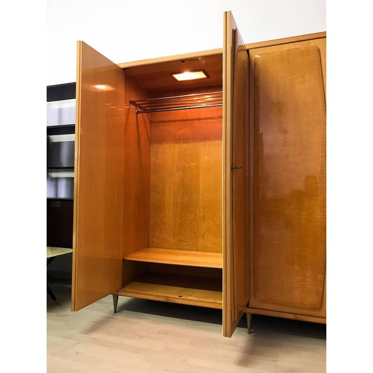 Italian Mid-Century Maple Wardrobe by Vittorio and Plinio Dassi, 1950s ...