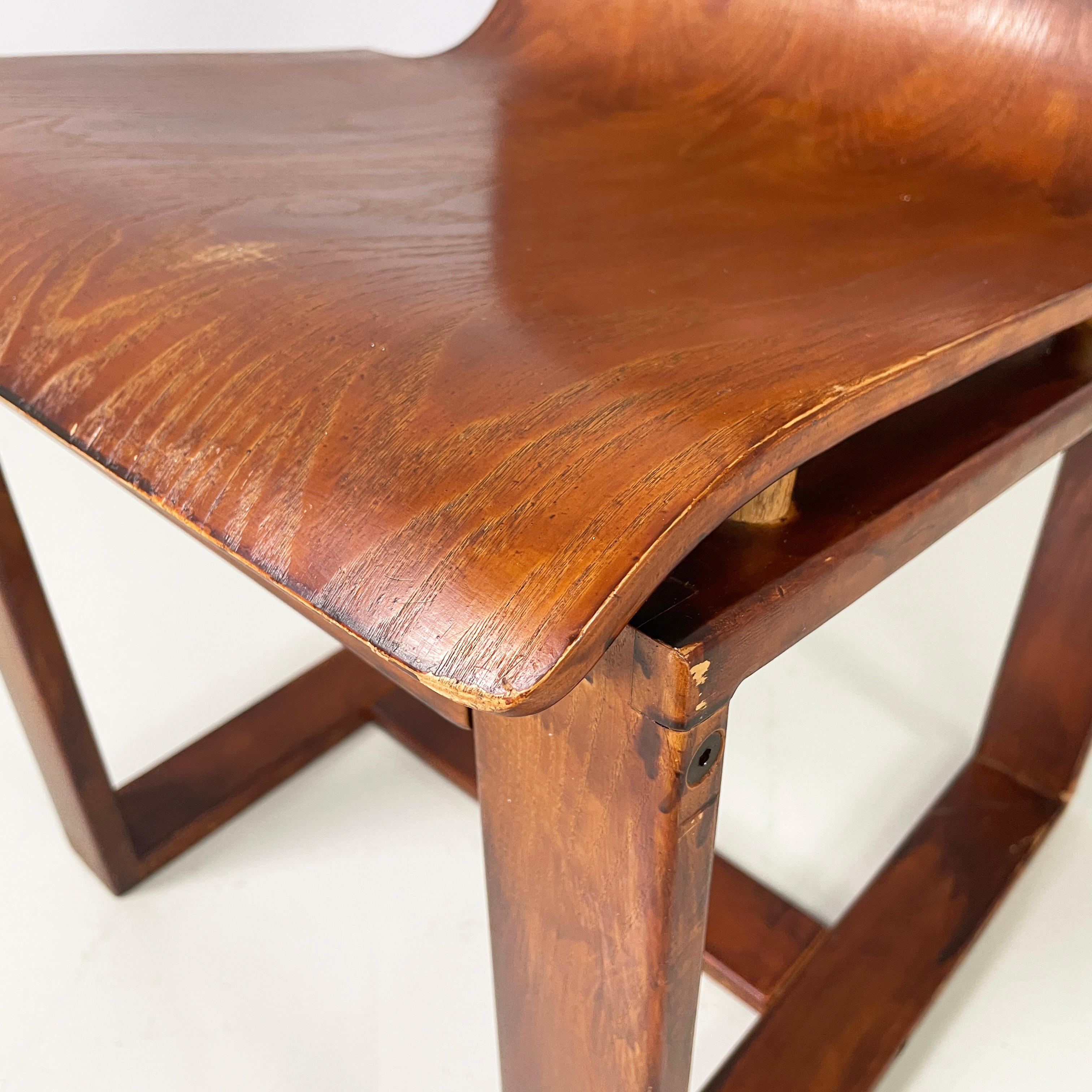 Italian mid-century modern Chair in curved wood and squared legs, 1950s ...
