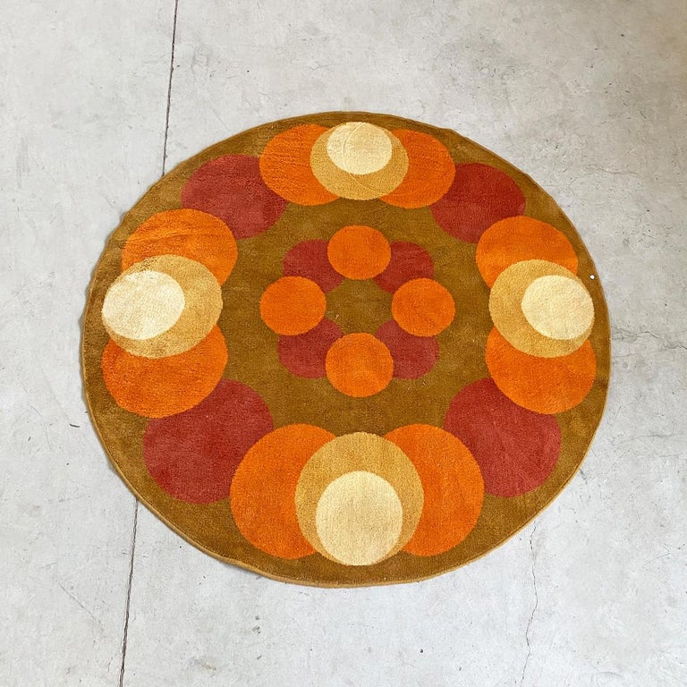 Italian Mid-Century Modern Round Short-Pile Carpet with Circular Motifs ...