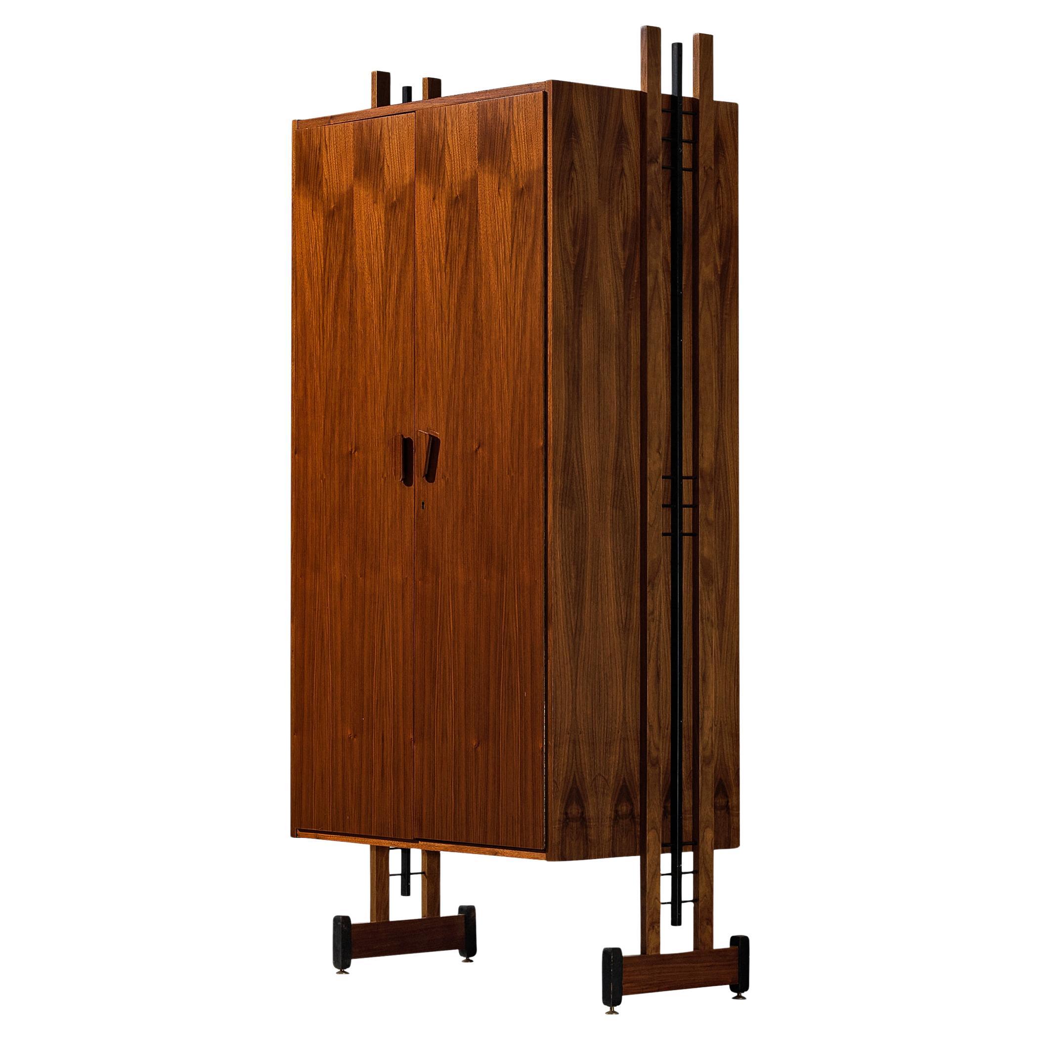 Italian Mid-Century Modern Wardrobe in Walnut For Sale at 1stDibs