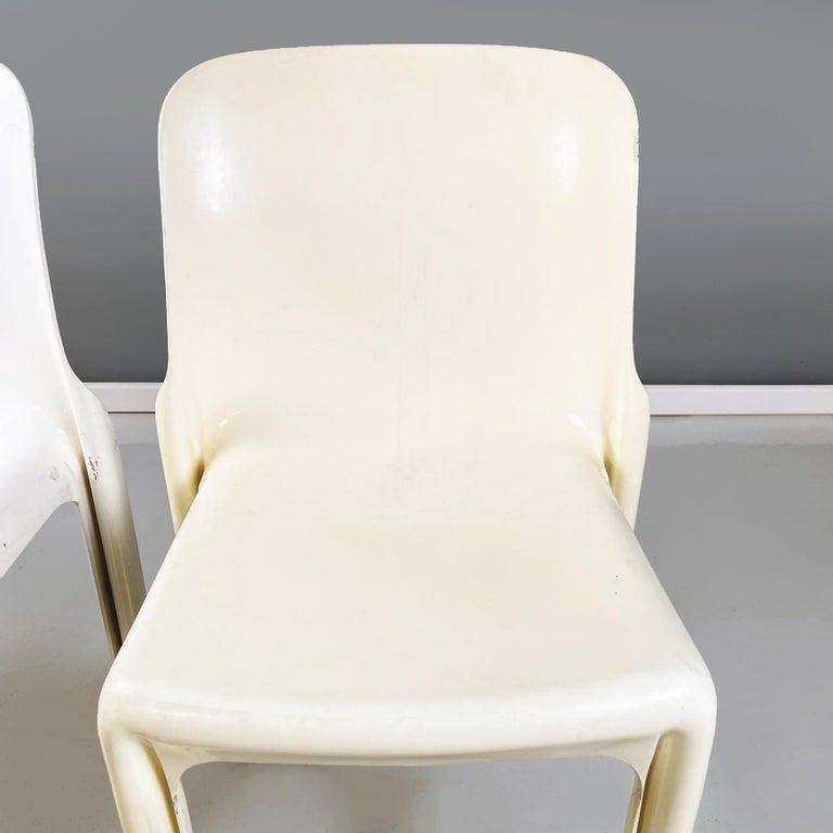 Italian Midcentury Beige Plastic Chairs Selene by Vico Magistretti ...