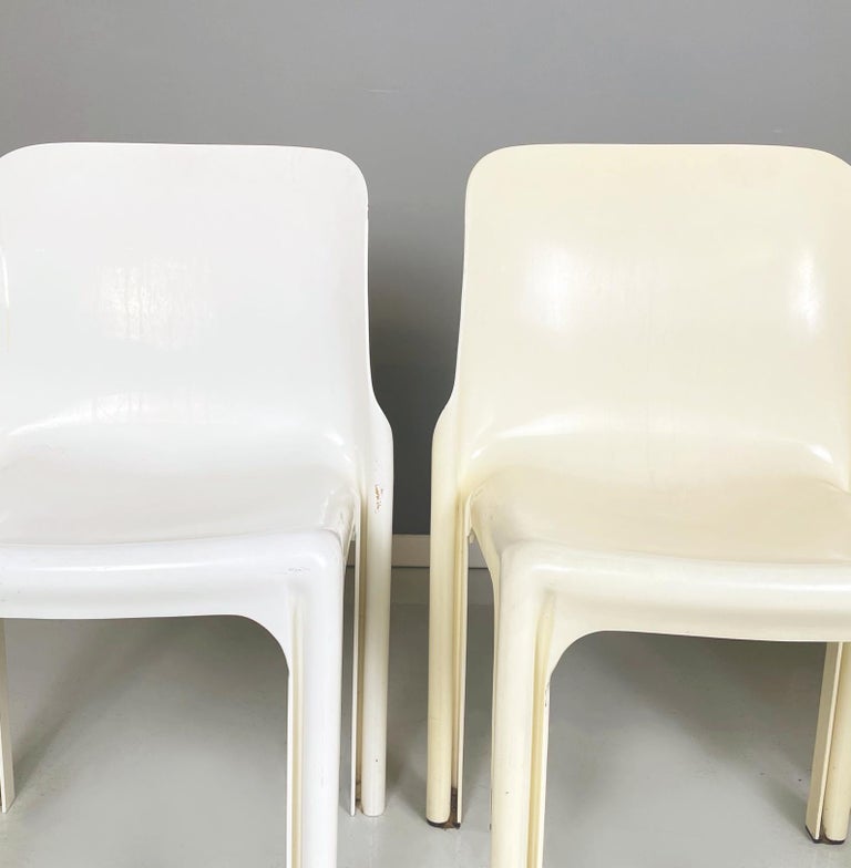 Italian Midcentury Beige Plastic Chairs Selene by Vico Magistretti ...