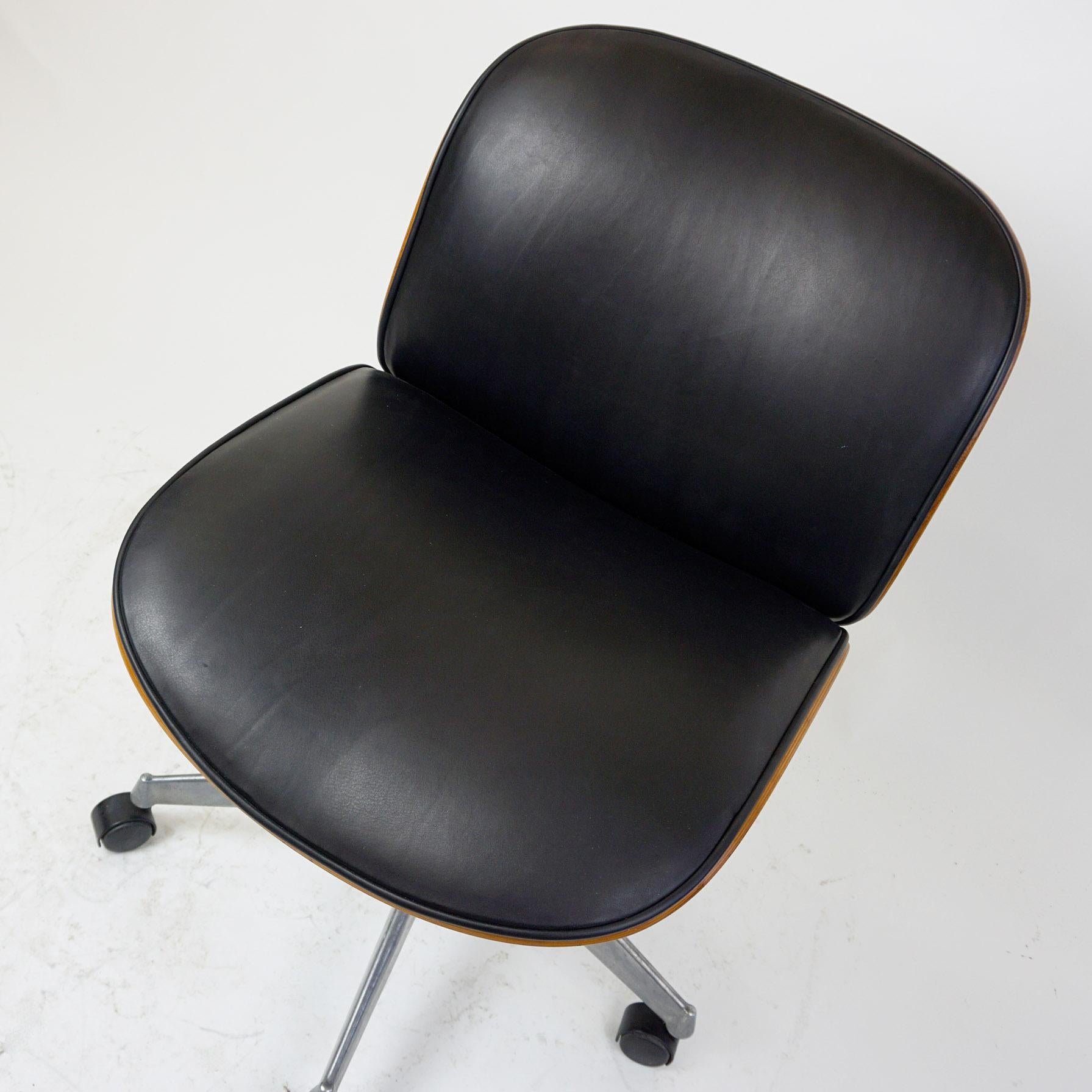 Italian Midcentury Black Leather and Oak Office Chair by Ico Parisi for ...
