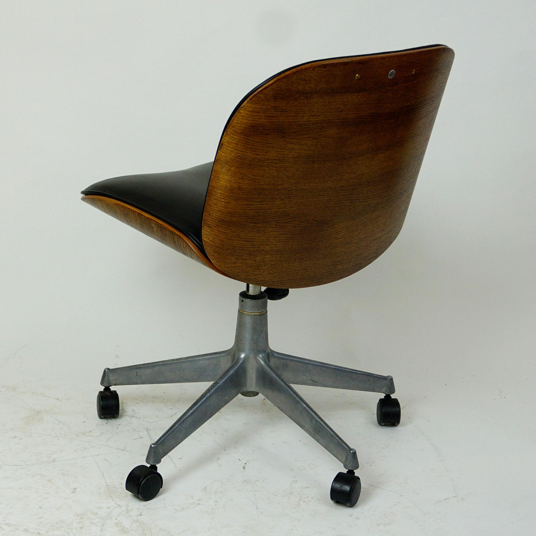 Italian Midcentury Black Leather and Oak Office Chair by Ico Parisi for ...