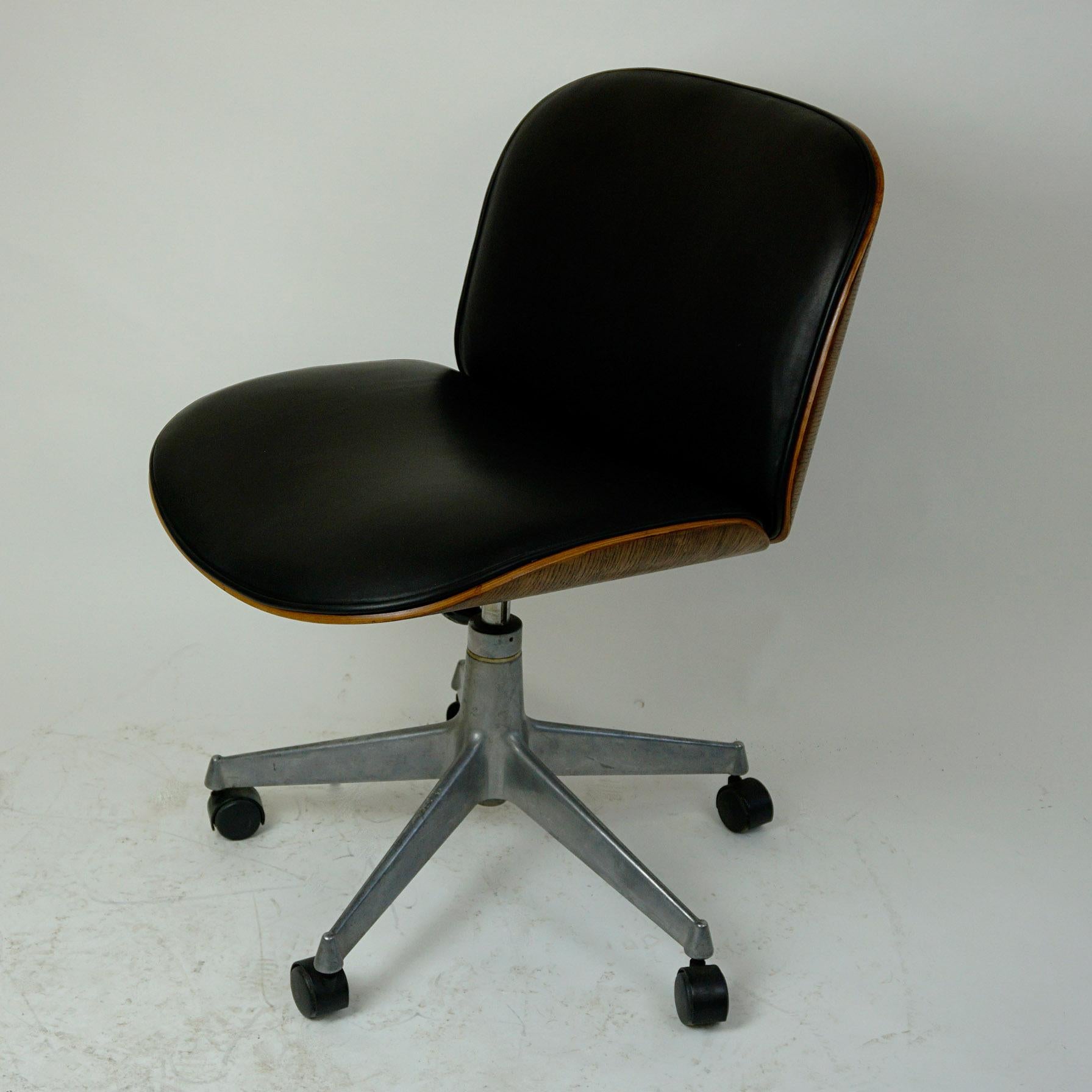 Italian Midcentury Black Leather and Oak Office Chair by Ico Parisi for ...