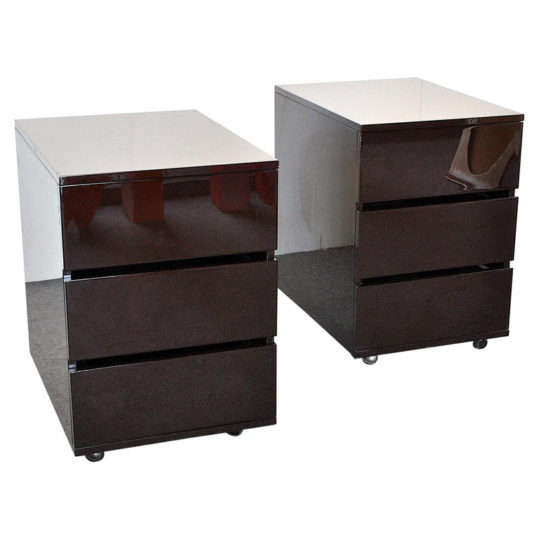 Italian Midcentury Pair of 80's Lacquered Night Stands For Sale at 1stDibs