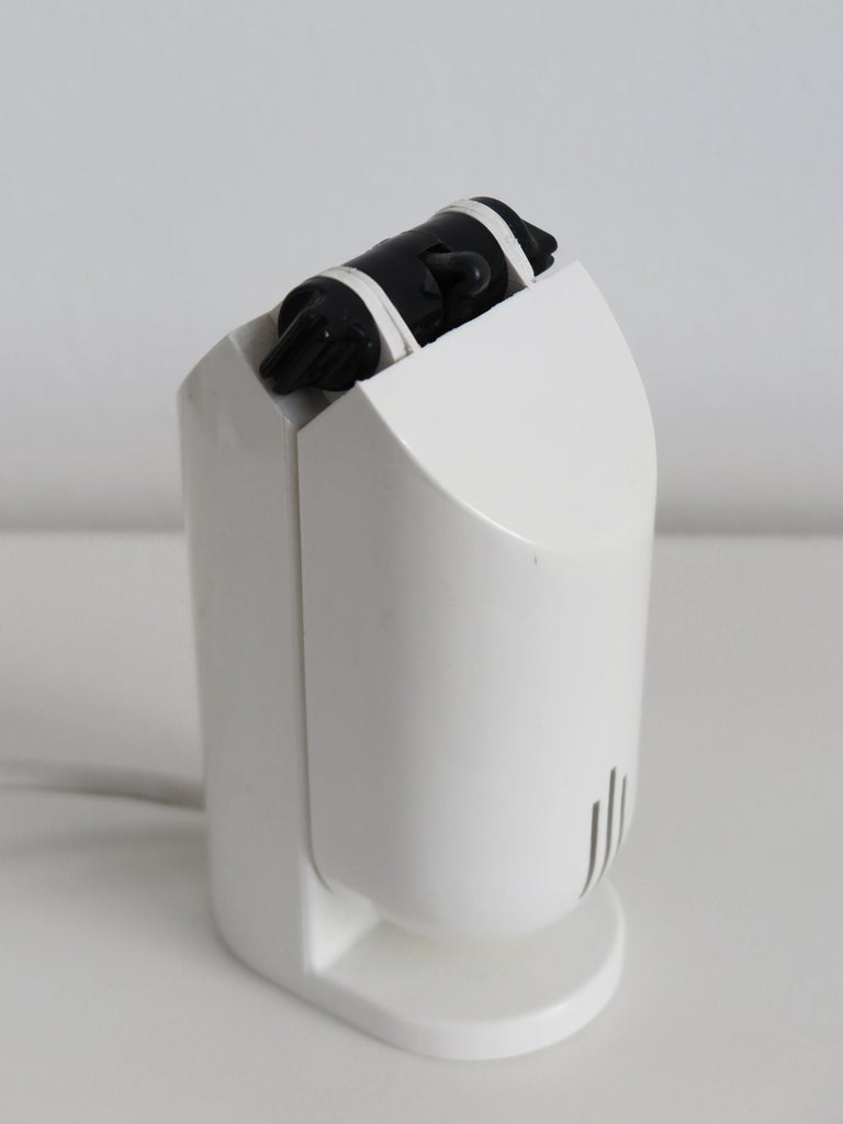 Italian Midcentury Plastic White Table Lamp, 1960s For Sale at 1stDibs