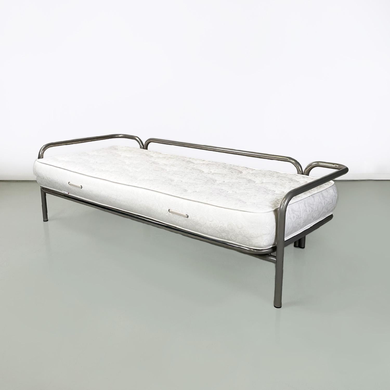 Italian modern daybed sofa Locus Solus by Gae Aulenti for Poltronova ...