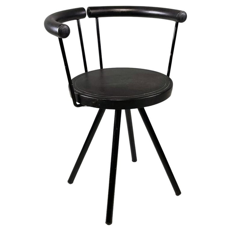 Chaise ronde italienne moderne en cuir noir et métal, années 1980 En ...