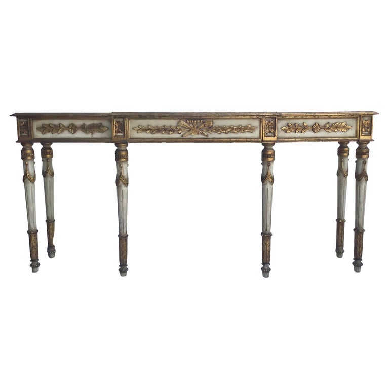 Table console italienne sculptée de style néoclassique En vente sur 1stDibs