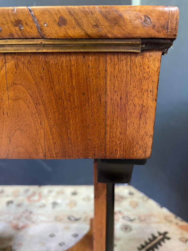 Italian Neoclassical Writing Table, 19th Century For Sale at 1stDibs