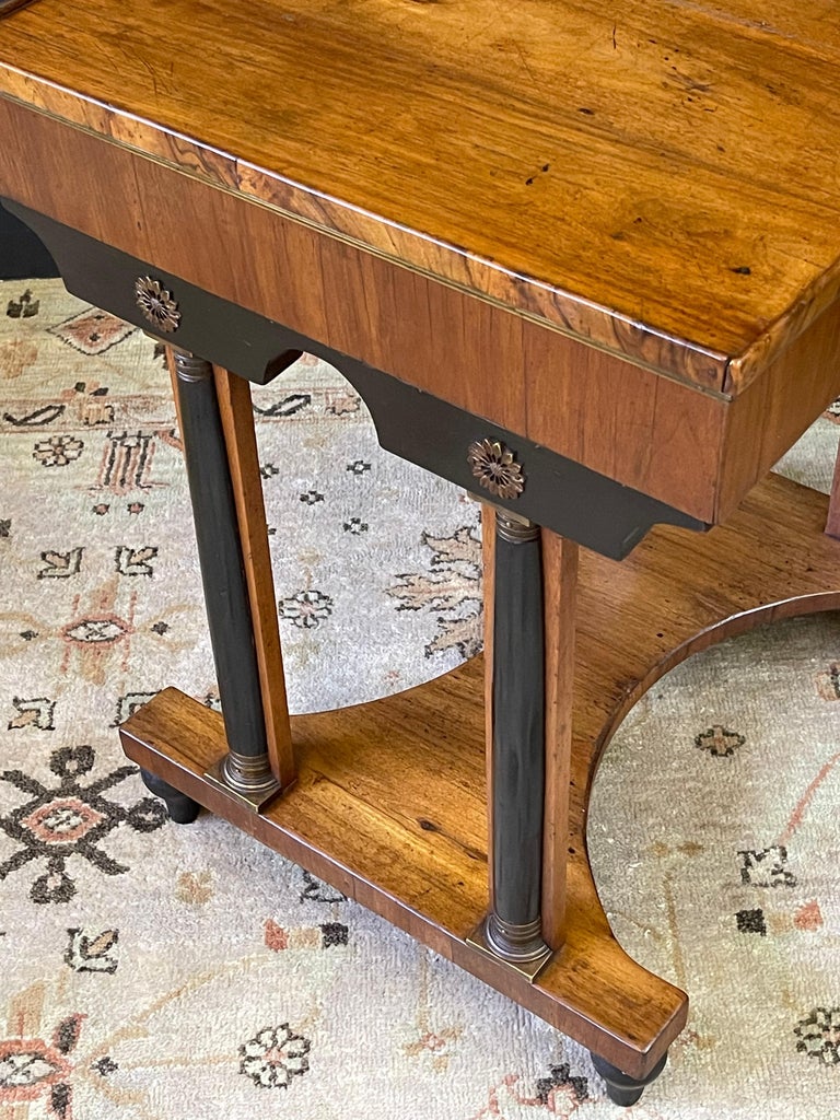 Italian Neoclassical Writing Table, 19th Century For Sale at 1stDibs