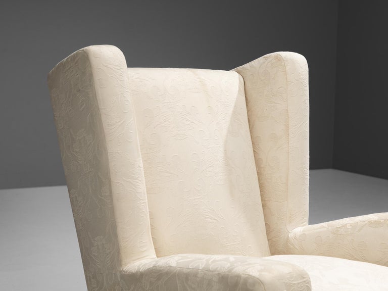 Italian Pair of Wingback Chairs in Off-White Upholstery For Sale at 1stDibs