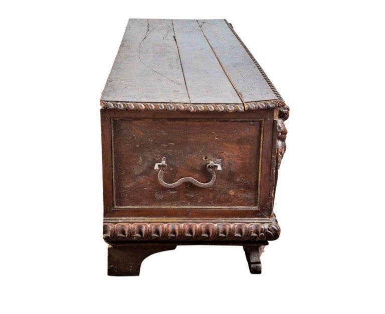 Italian Renaissance Chest Tuscany 17th Century For Sale at 1stDibs