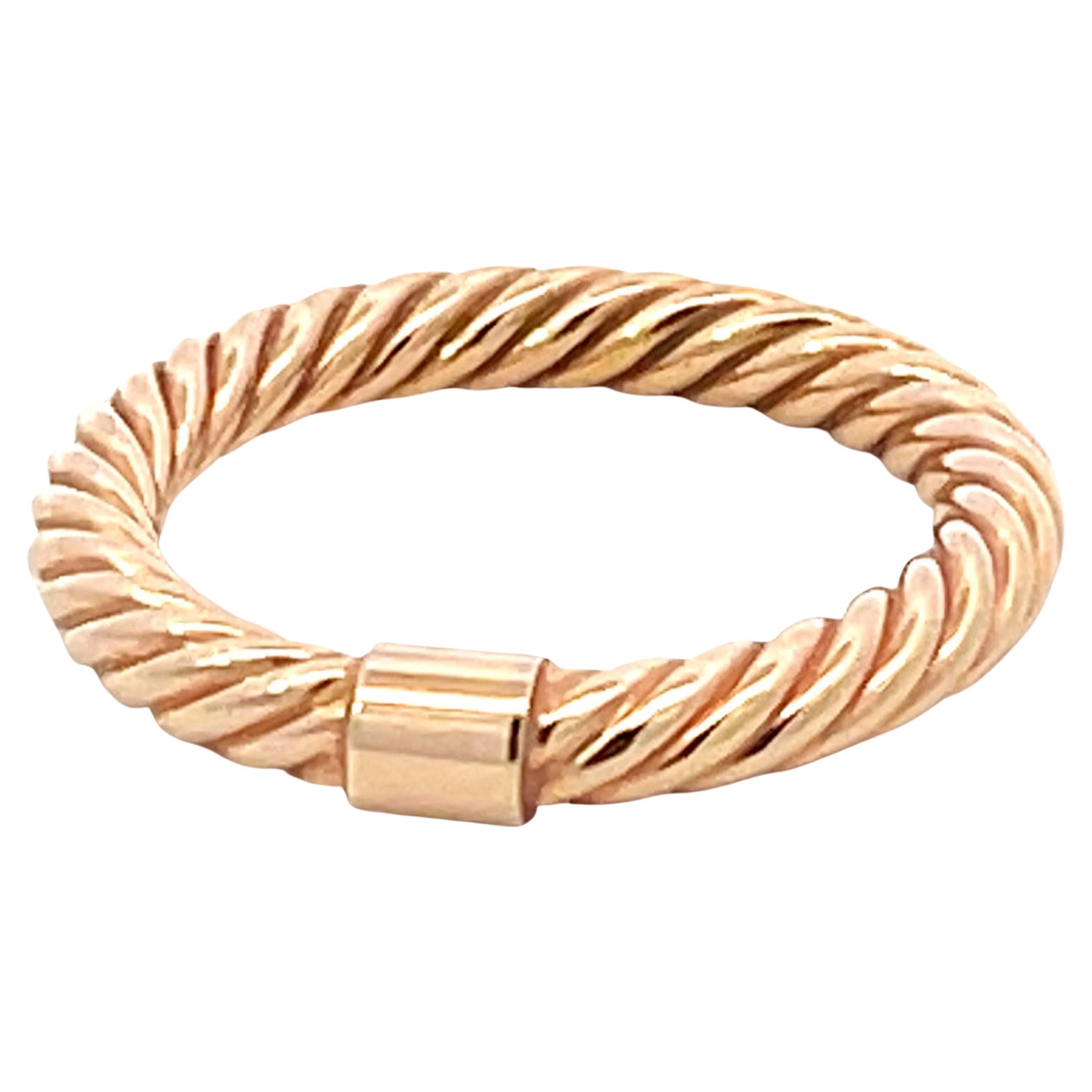 7 Diamond Flower Ring in 18k White Gold For Sale at 1stDibs