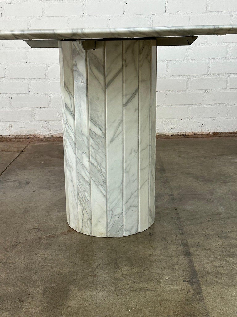 Italian Round Marble Dining Table For Sale at 1stDibs