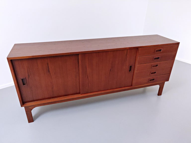 Mid-Century Modern Italian Sideboard by Saporiti For Sale at 1stDibs