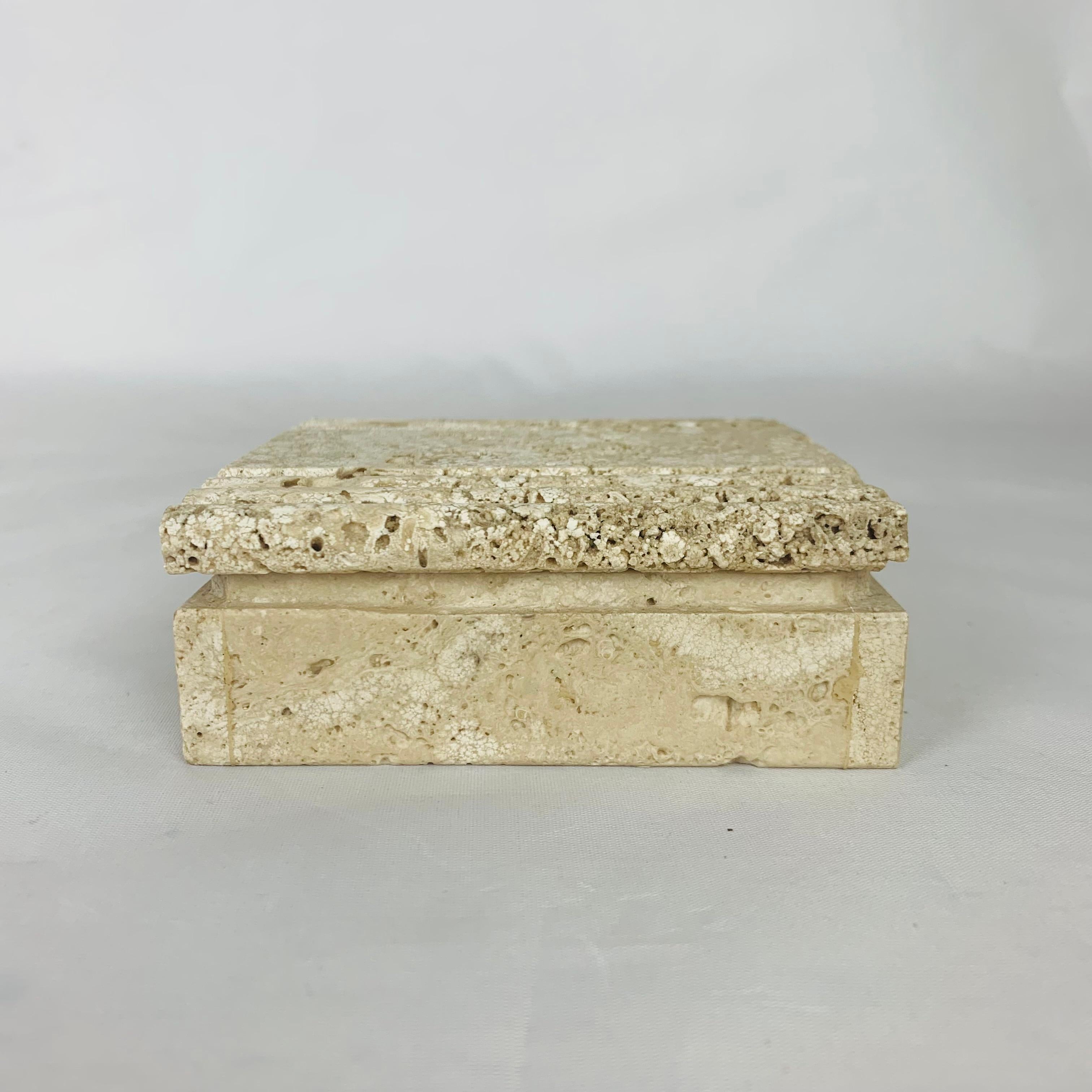 Italian Travertine box attributed to Fratelli Mannelli For Sale at 1stDibs