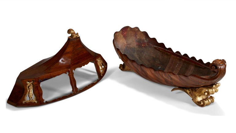 Italian Venetian Gondola Shaped Ceremonial Casket For Sale at 1stDibs
