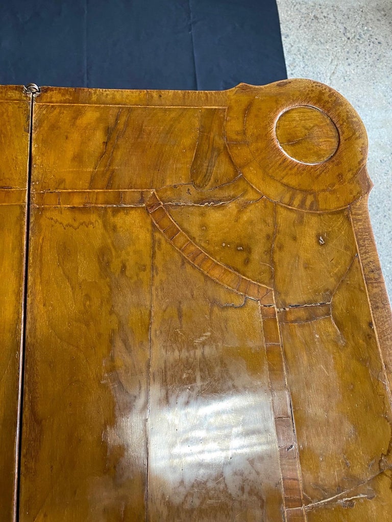 Italian Versatile 18th Century Burled Walnut Game Table For Sale at 1stDibs