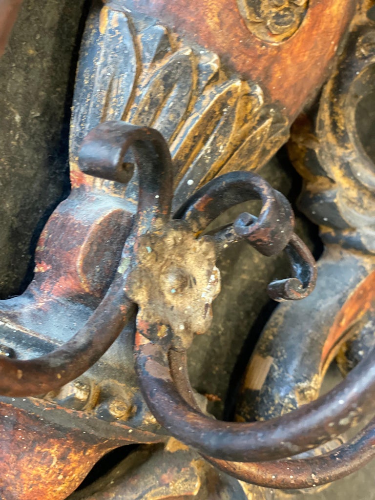 Italian wall sconce, baroque carving For Sale at 1stDibs