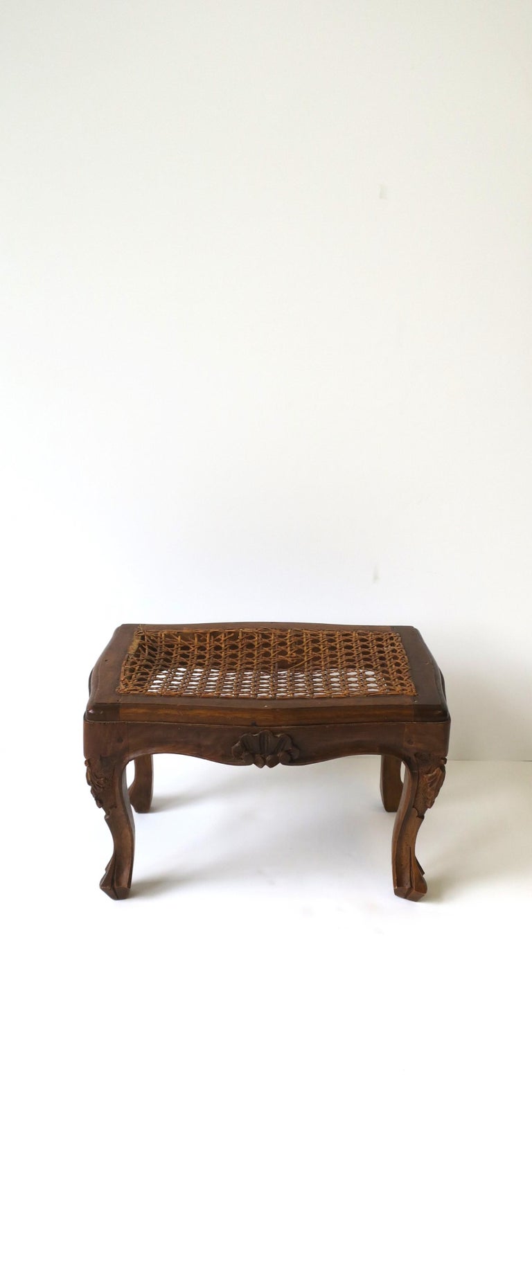 Italian Wicker Cane Top Walnut Wood Footstool For Sale at 1stDibs