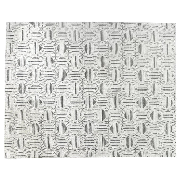 Ivory and Charcoal Geometric Pattern Area Rug For Sale at 1stDibs