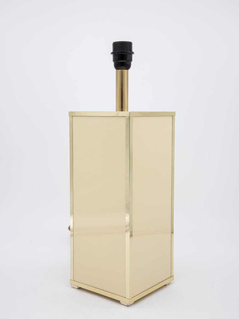 Ivory Colored Glass Table Lamp, 20th century For Sale at 1stDibs