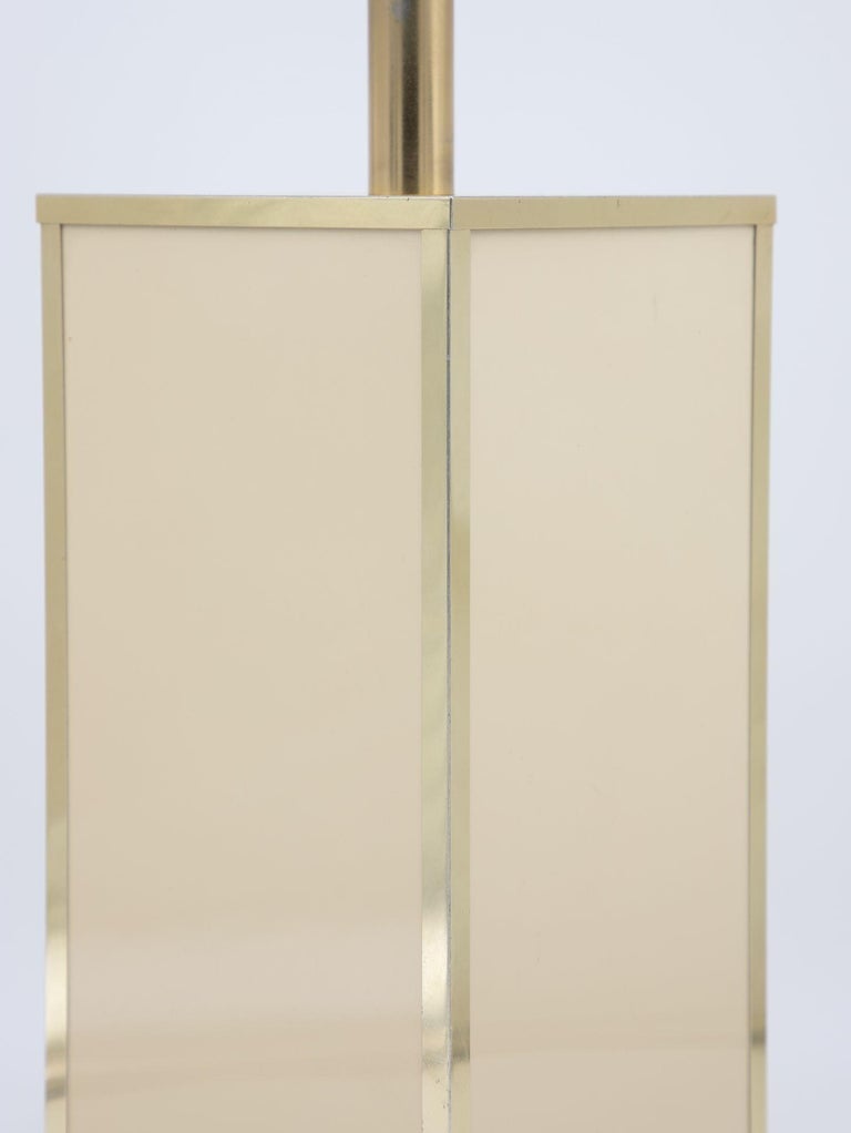 Ivory Colored Glass Table Lamp, 20th century For Sale at 1stDibs