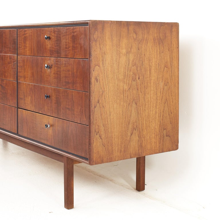 Jack Cartwright for Founders Mid Century 12 Drawer Lowboy Dresser at ...