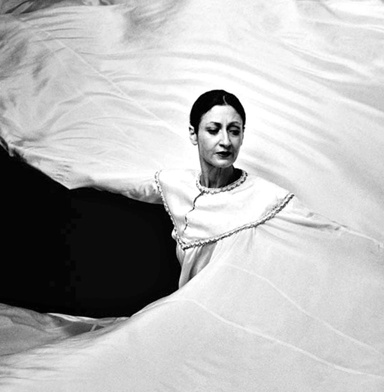 Jack Mitchell - 16 x 20" modern dancer Elena Kogan performing, signed ...