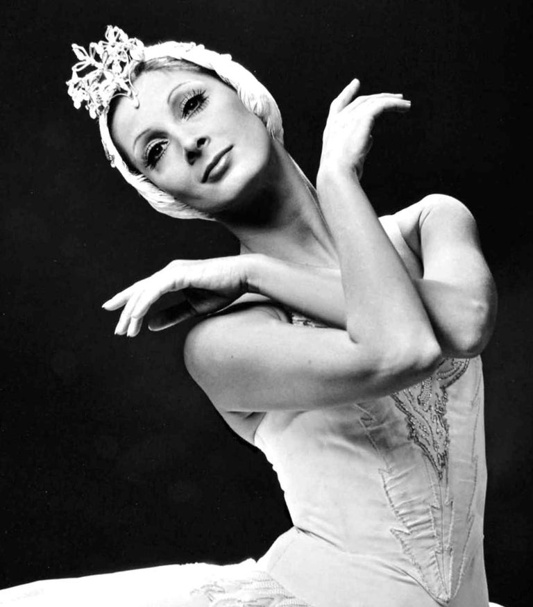 Jack Mitchell - ABT principal dancer Cynthia Gregory in 'Swan Lake ...