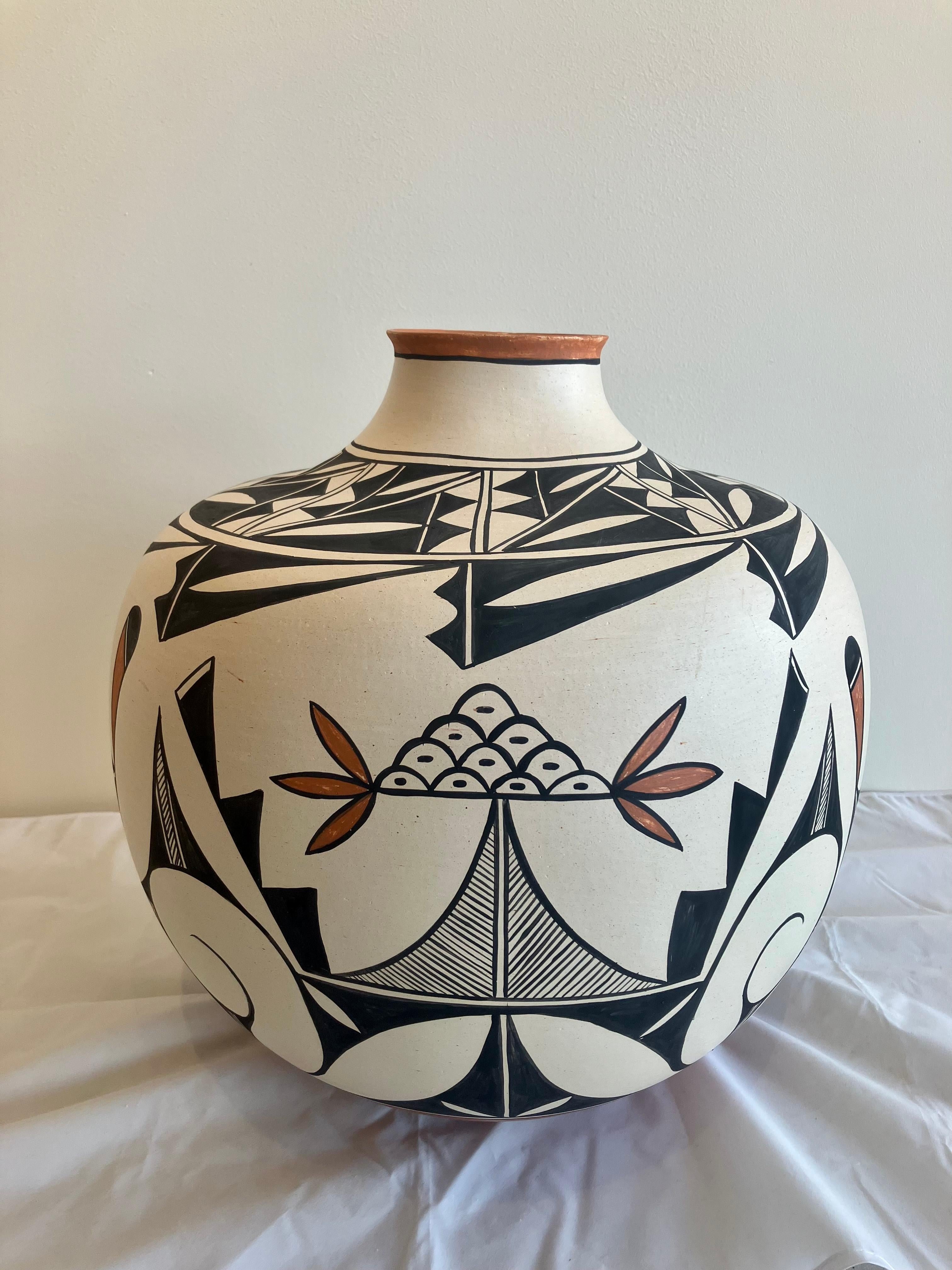 Jacob Frye - Tesuque Water Jar For Sale at 1stDibs