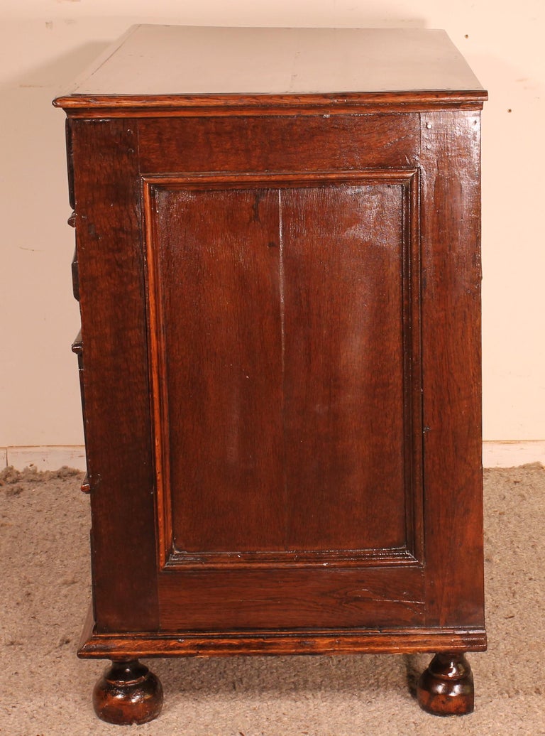 Jacobean Chest Of Drawers In Oak From The 17 ° Century For Sale at 1stDibs