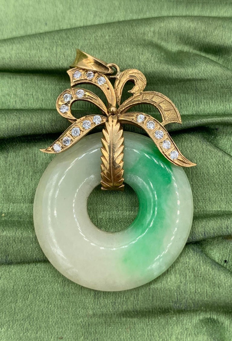 Jade 16 Diamond Circle Pendant Necklace Antique 14 Karat Gold For Sale ...