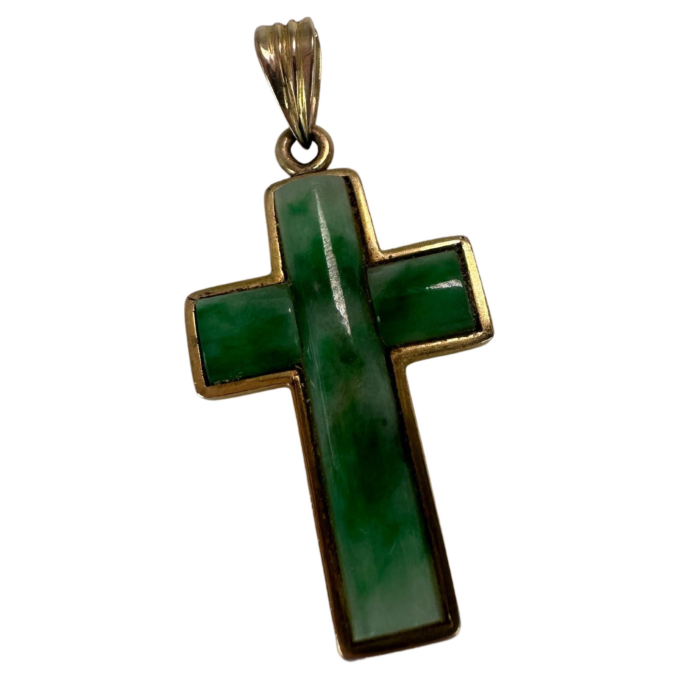 Jade cross 18KT yellow gold For Sale at 1stDibs