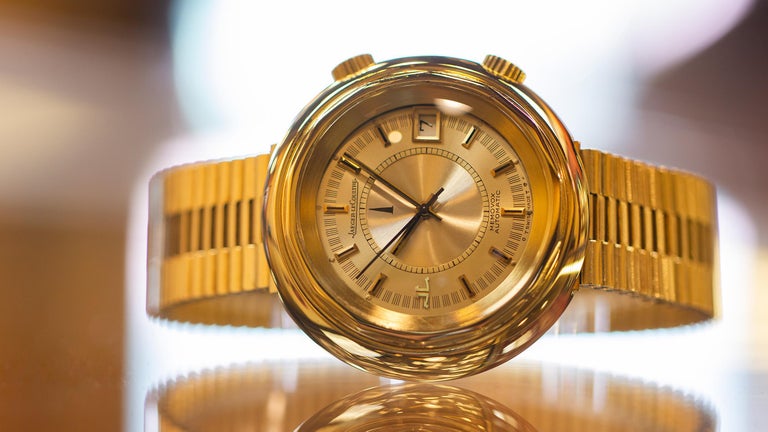 Jaeger LeCoultre Memovox Alarm 18 Karat Yellow Gold “Snowdrop” Mint ...