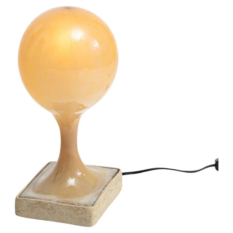 Lampe de table sculpturale unique en résine et fibre naturelle en forme ...