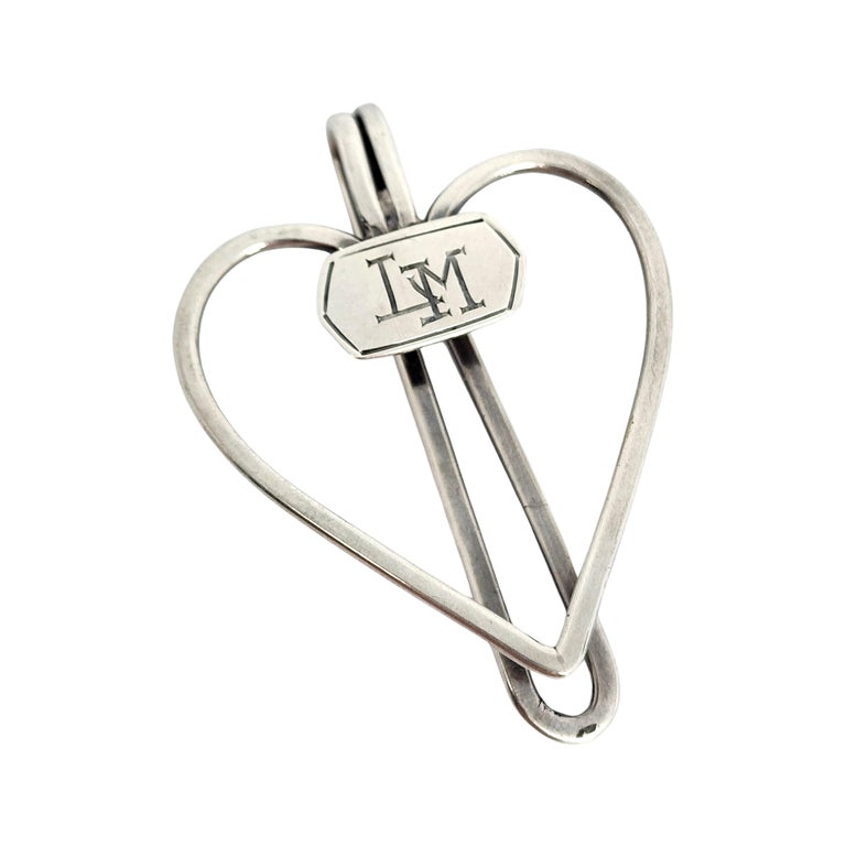 James E Blake Sterling Silver Heart Napkin Clip with Monogram For Sale ...
