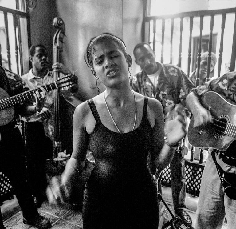 James Sparshatt – Havanna Café von James Sparshatt. C-Typ-Foto mit ...