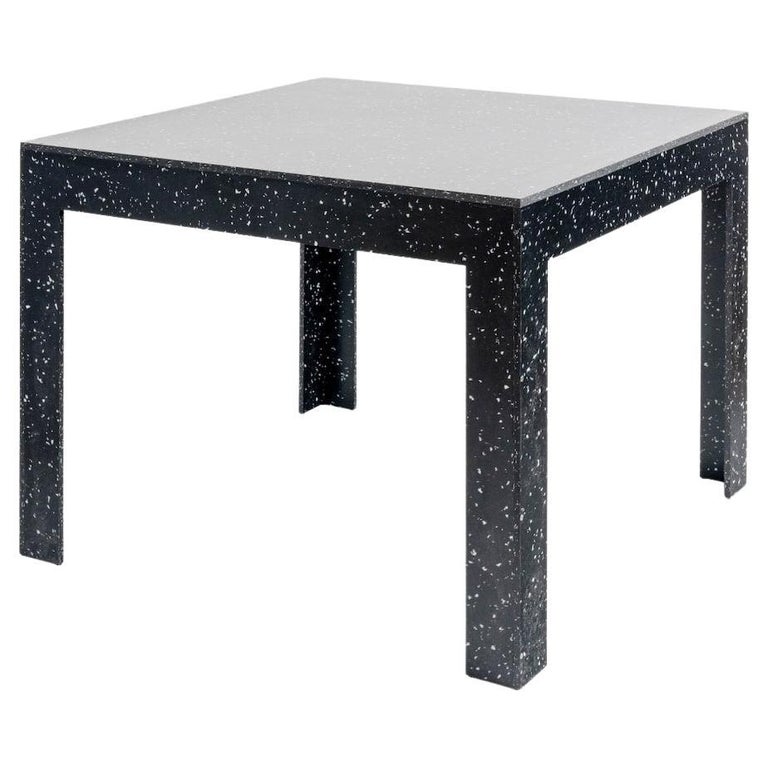 Table carrée de 99 cm en plastique recyclé 100 % post-consommation ...
