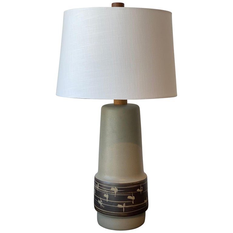Jane and Gordon Martz, Tischlampe, Keramik, Nussbaum, Leinen Marshal ...
