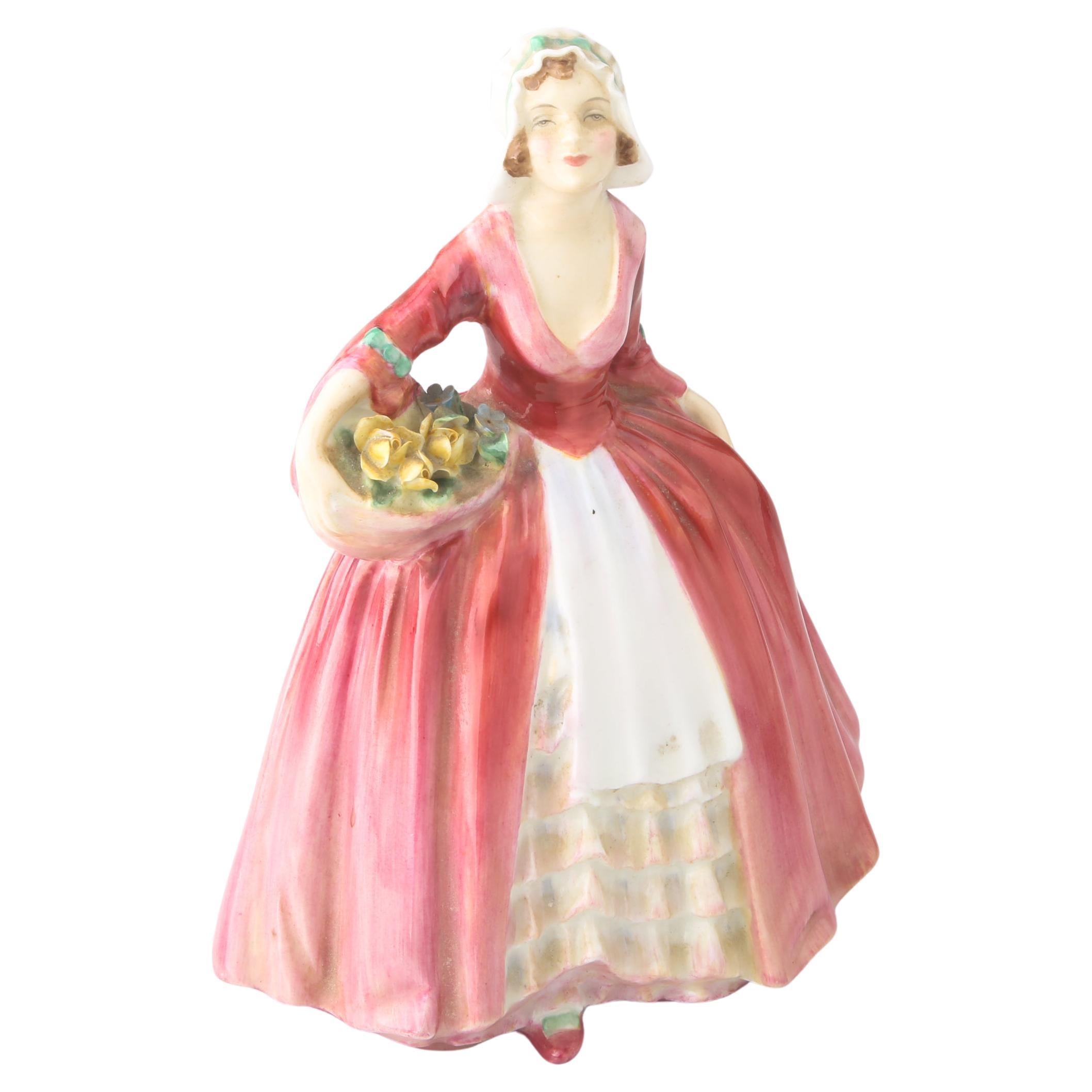 Vintage Satsuma Hand-Painted Gilt-Detailed Footed Egg featuring Geisha ...