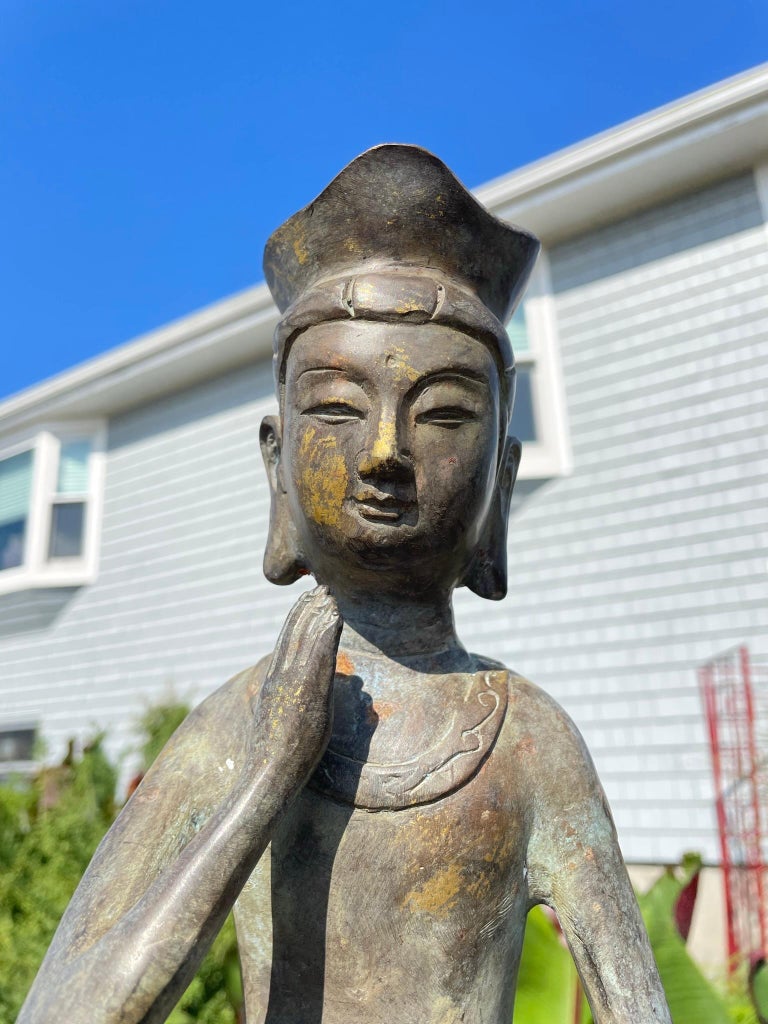 Japan Fine Bronze Seated Kanon Guan Yin, Beautiful Face For Sale at 1stDibs