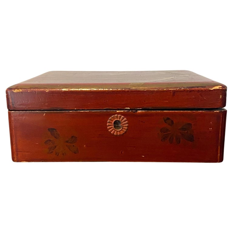 Japan Red Lacquered Box 19th century For Sale at 1stDibs