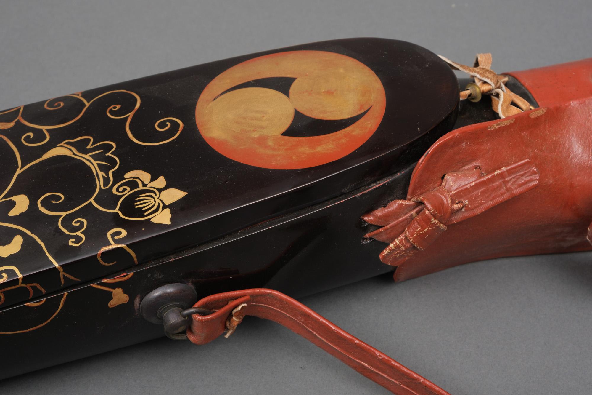 Japanese antique lacquered Utsubo-type 靫 quiver 箙 (yebira) with golden ...