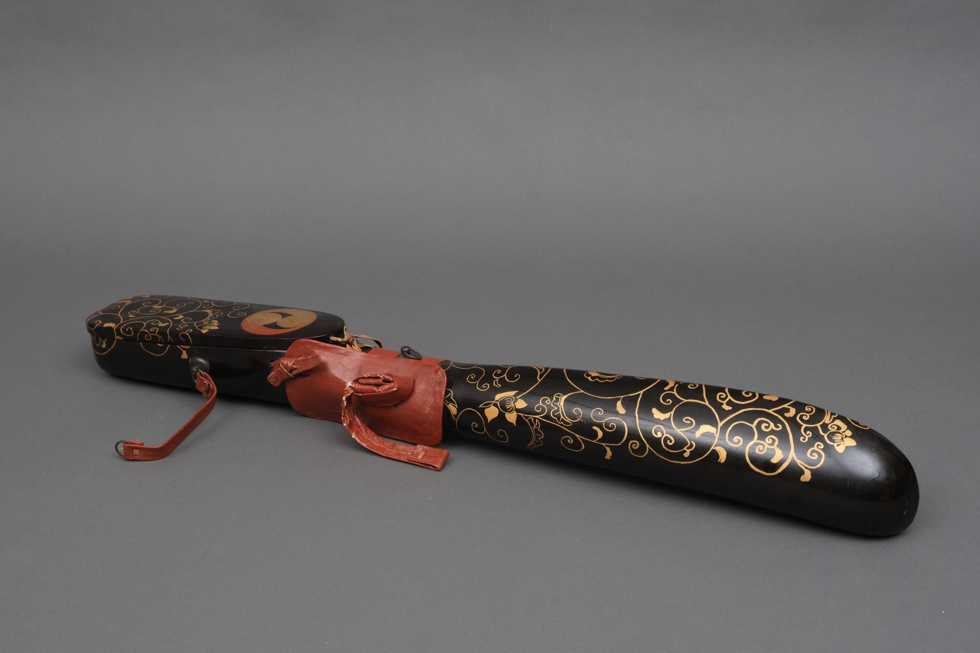 Japanese antique lacquered Utsubo-type 靫 quiver 箙 (yebira) with golden ...